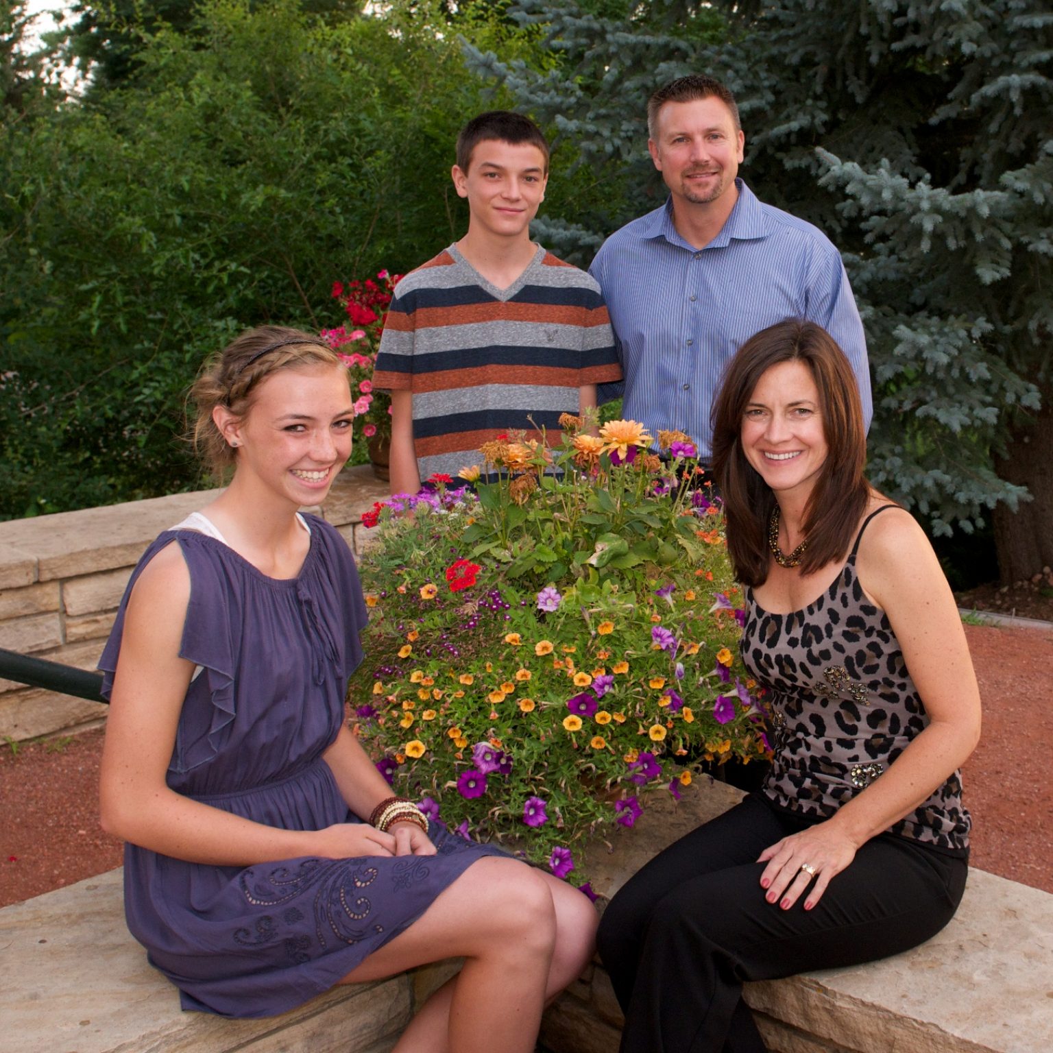 Levon Brown, left, Ginny Gordon, Jennifer Varner, Hayley Haneman ...