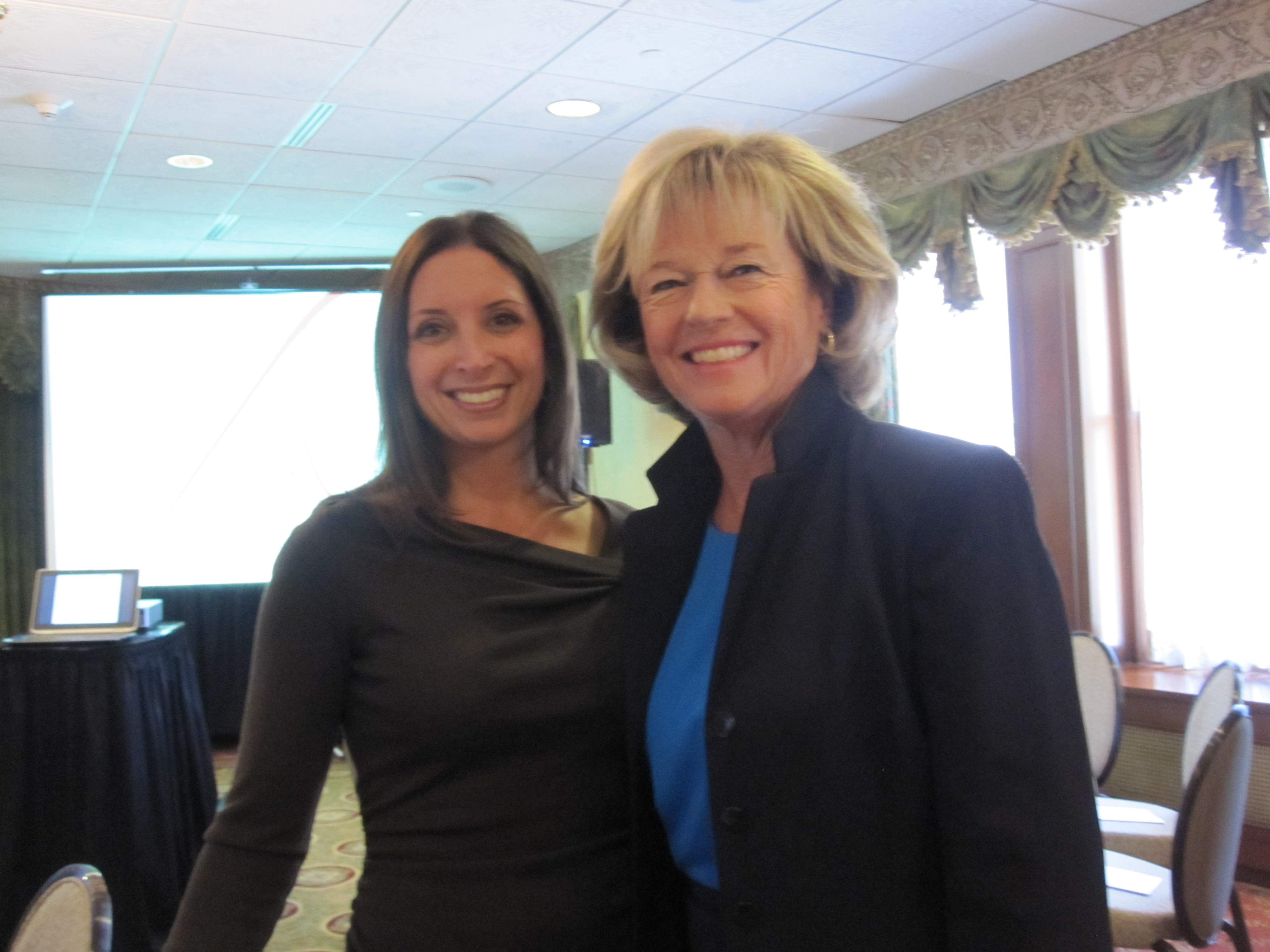 Elisa Fowler, Sandra Woods