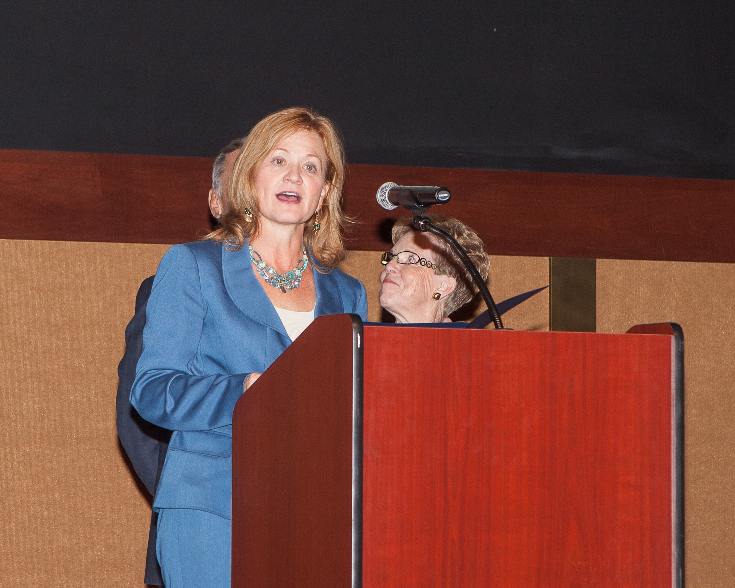 Roxane White delivers a proclamation honoring Mary Joy and Jerre Stead ...