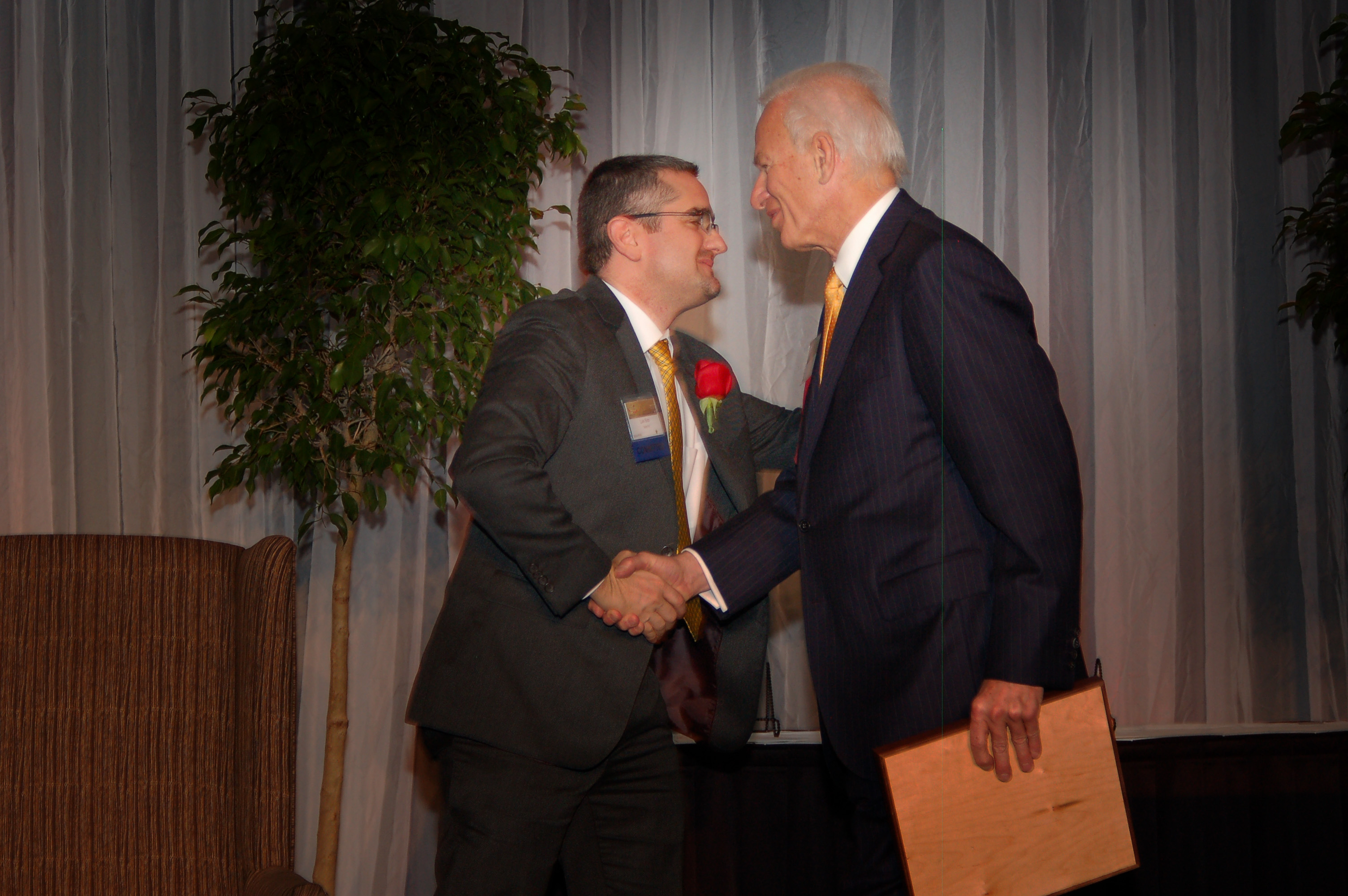 Centro Director Luis Soto congratulates Ralph Nagel