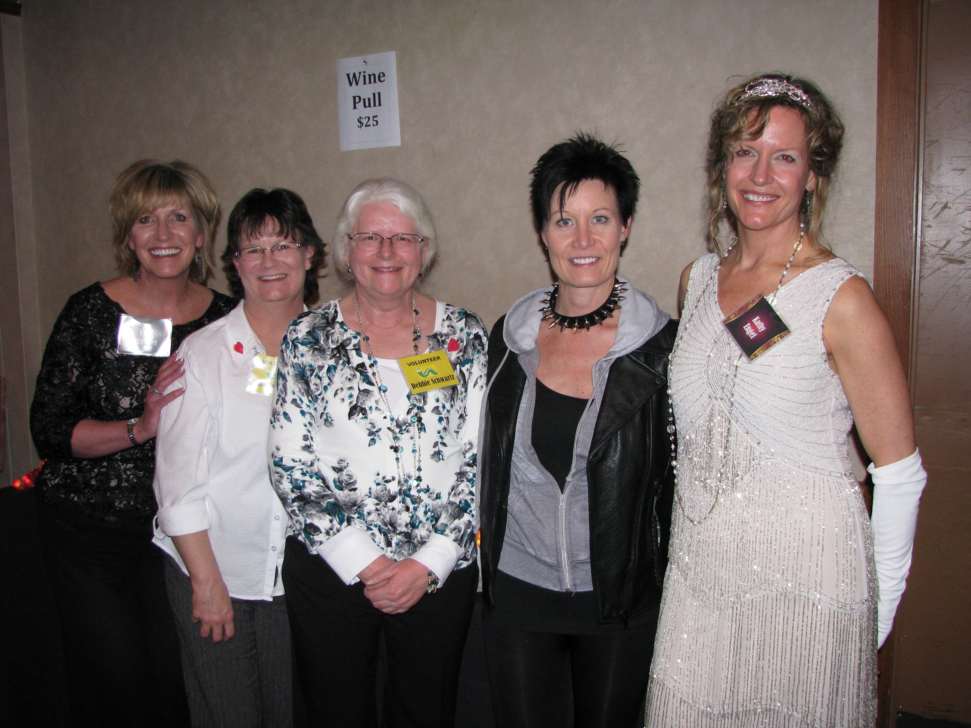Working with love for Mt. Evans: Lori Carpenter, left, Suzanne Feroldi ...