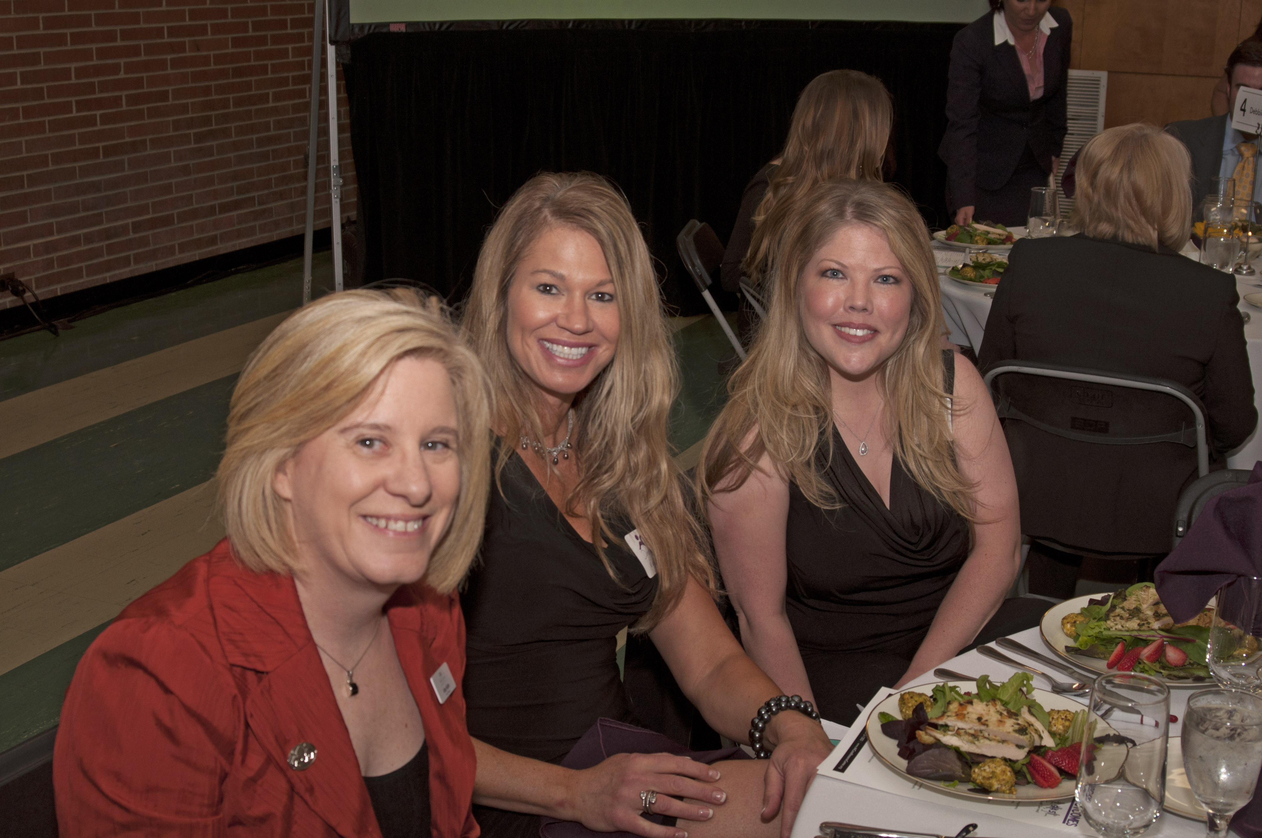 Amy Kahn, Dominique Nicole, Ashlie Simpson