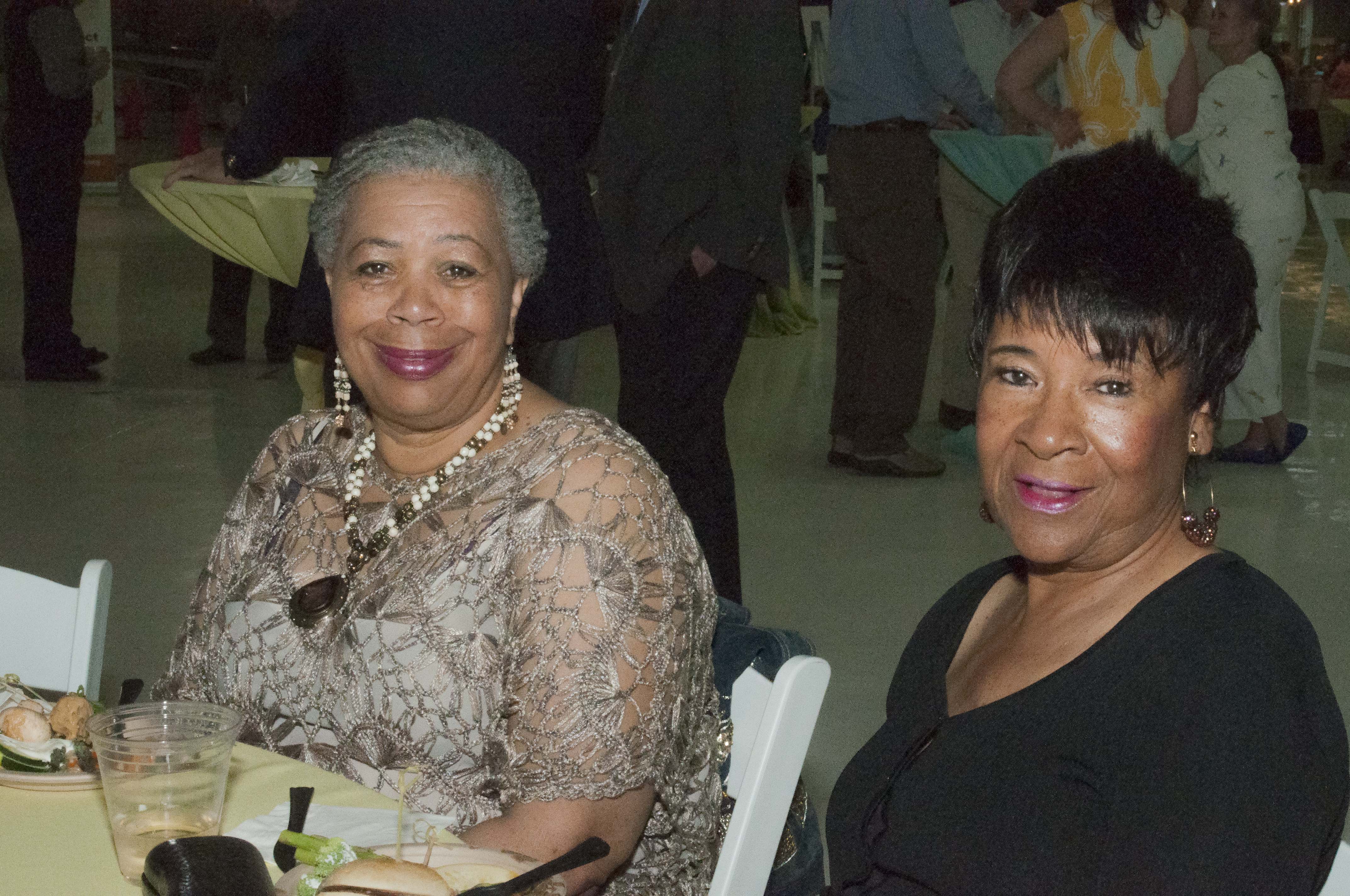 Pat Mitchell, Hattie Reeves