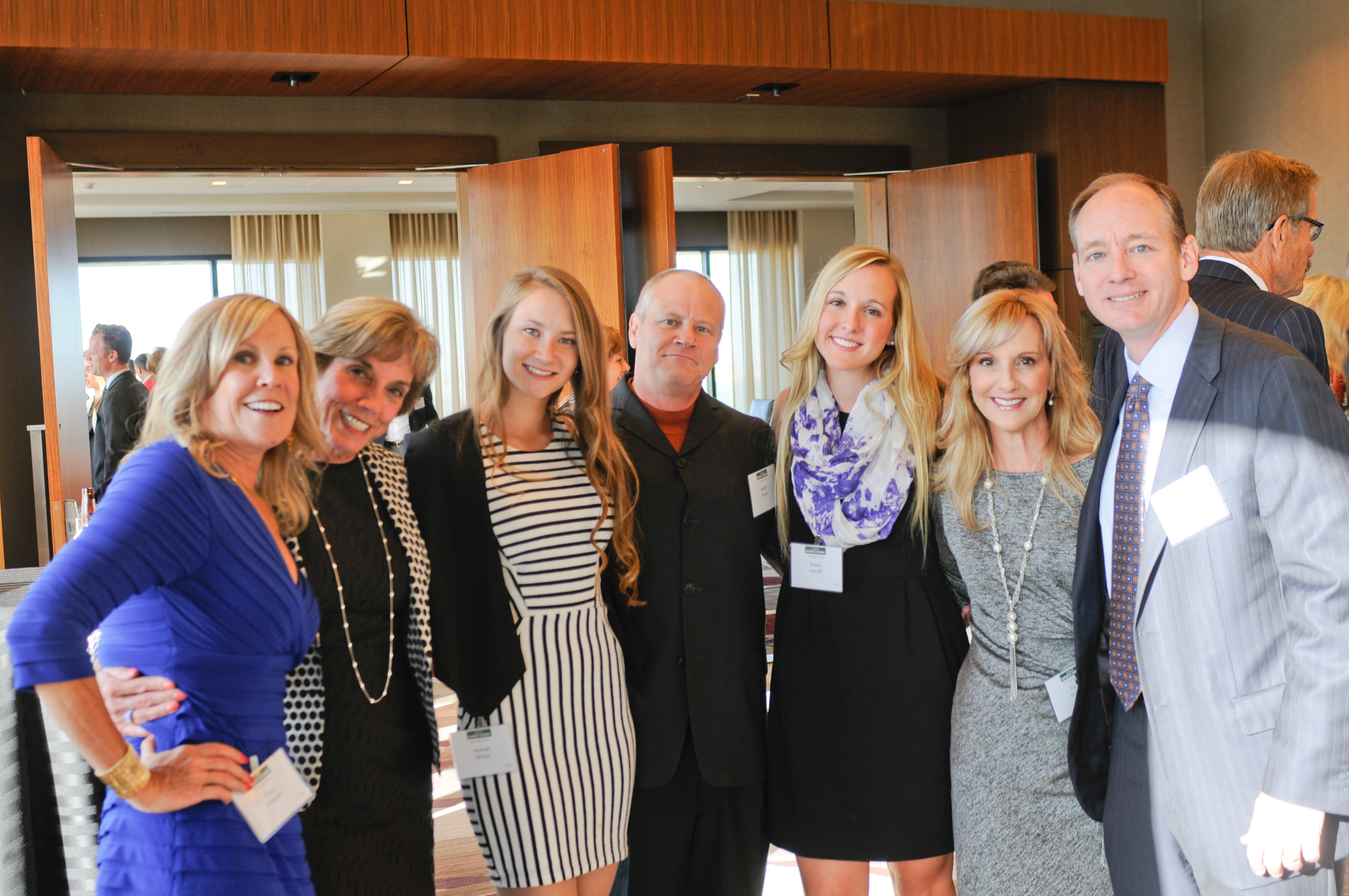 Family and friends of Walt Imhoff: Stacy Ohlsson, Betsy Hogan, Hannah ...