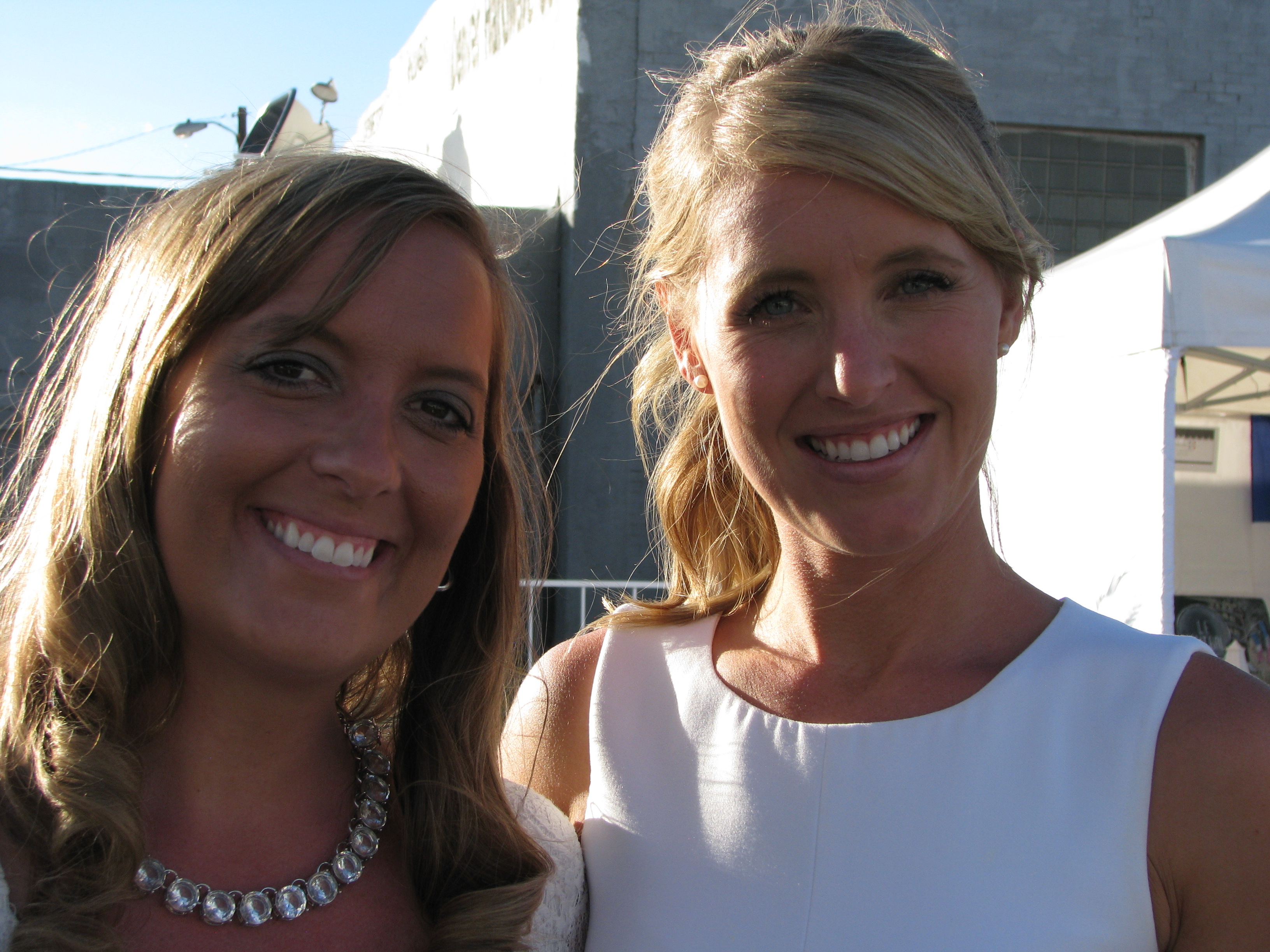 Ready for a beautiful evening: Brie Aguila, left, and Courtney Fischer