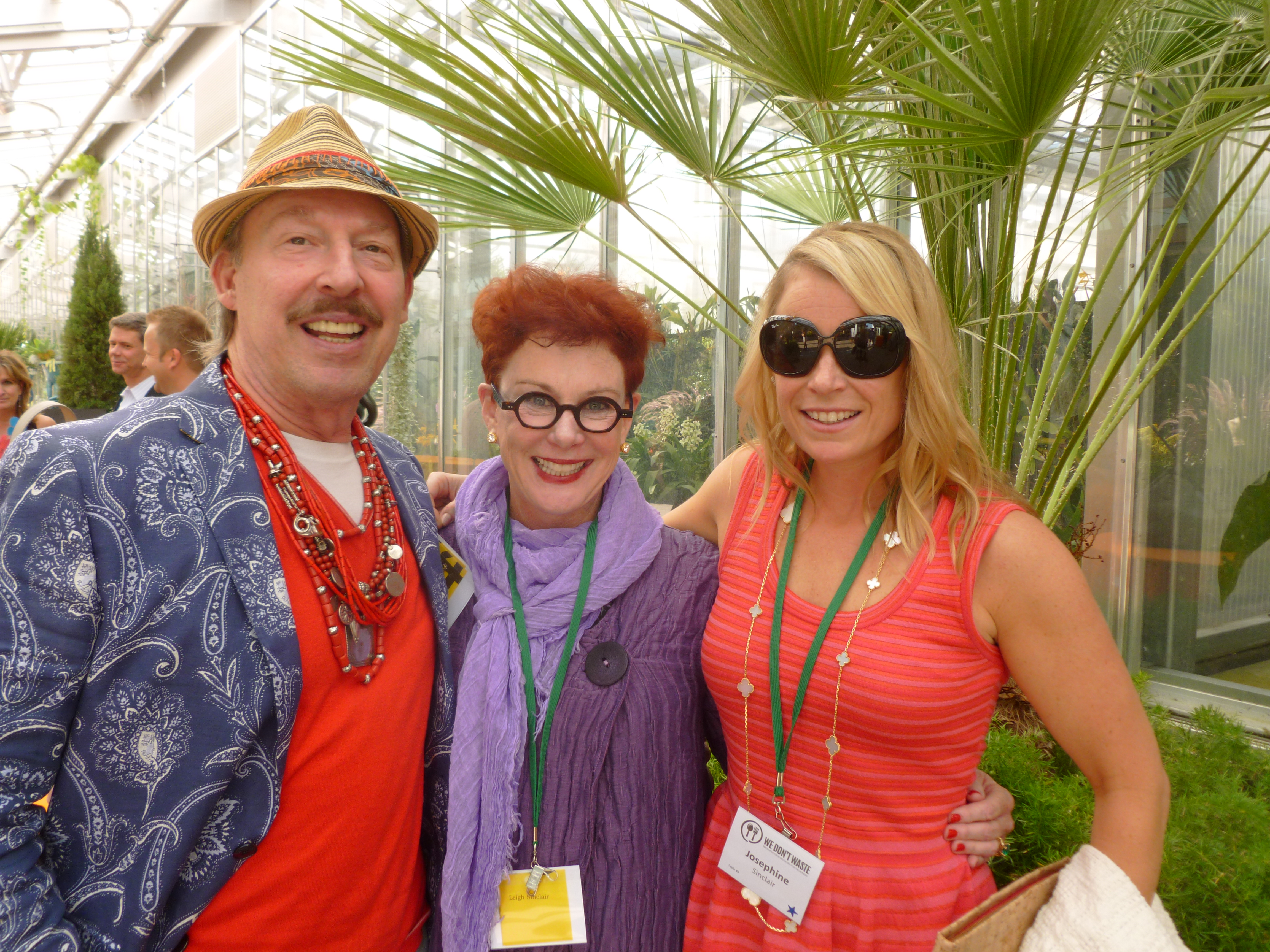 Jim Pfister, Leigh Sinclair (center) and committee member Josephine ...