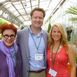 Jim Pfister, Leigh Sinclair (center) and committee member Josephine ...
