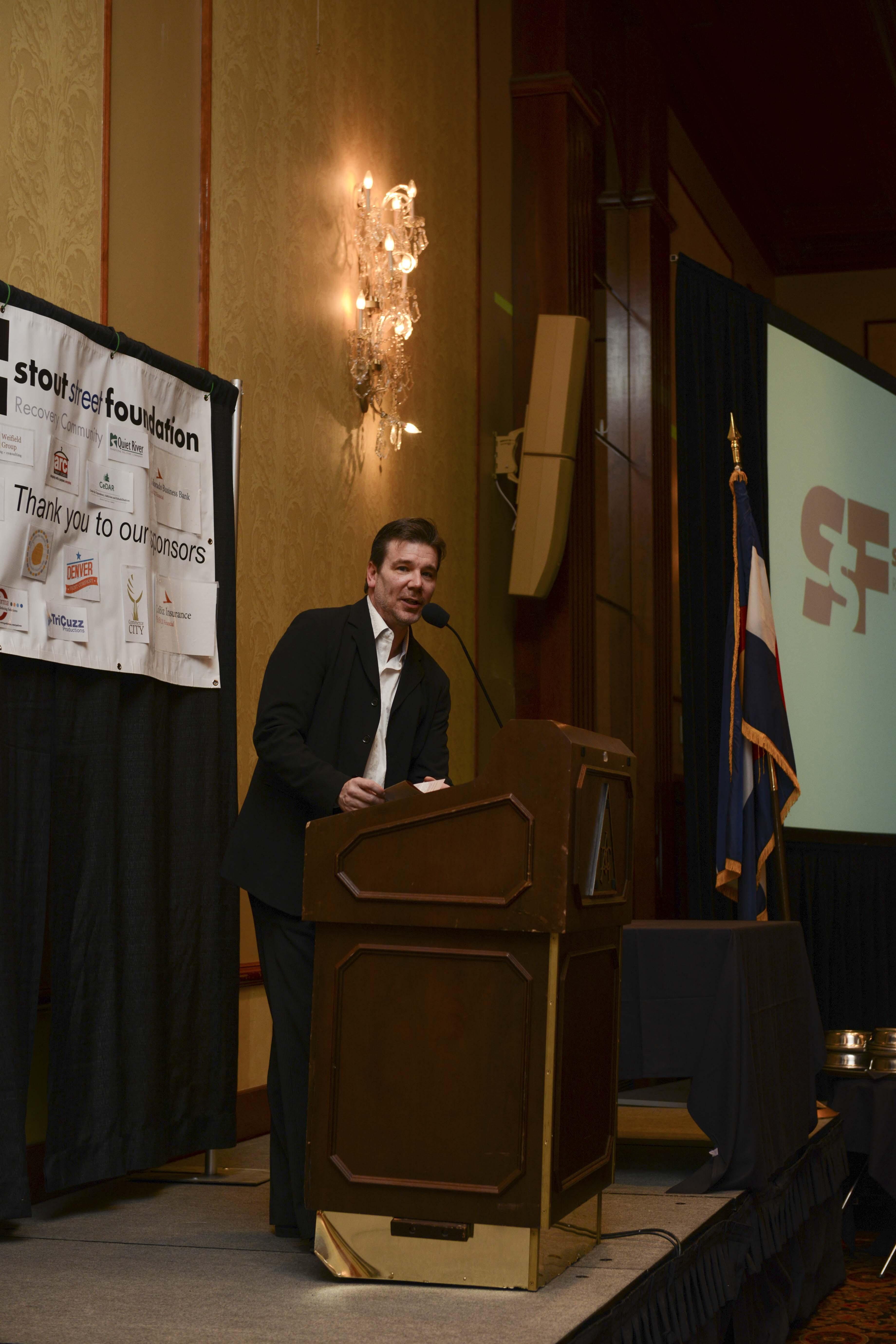 Host Joe Bevilacqua, from Clear Channel Entertainment addresses the crowd