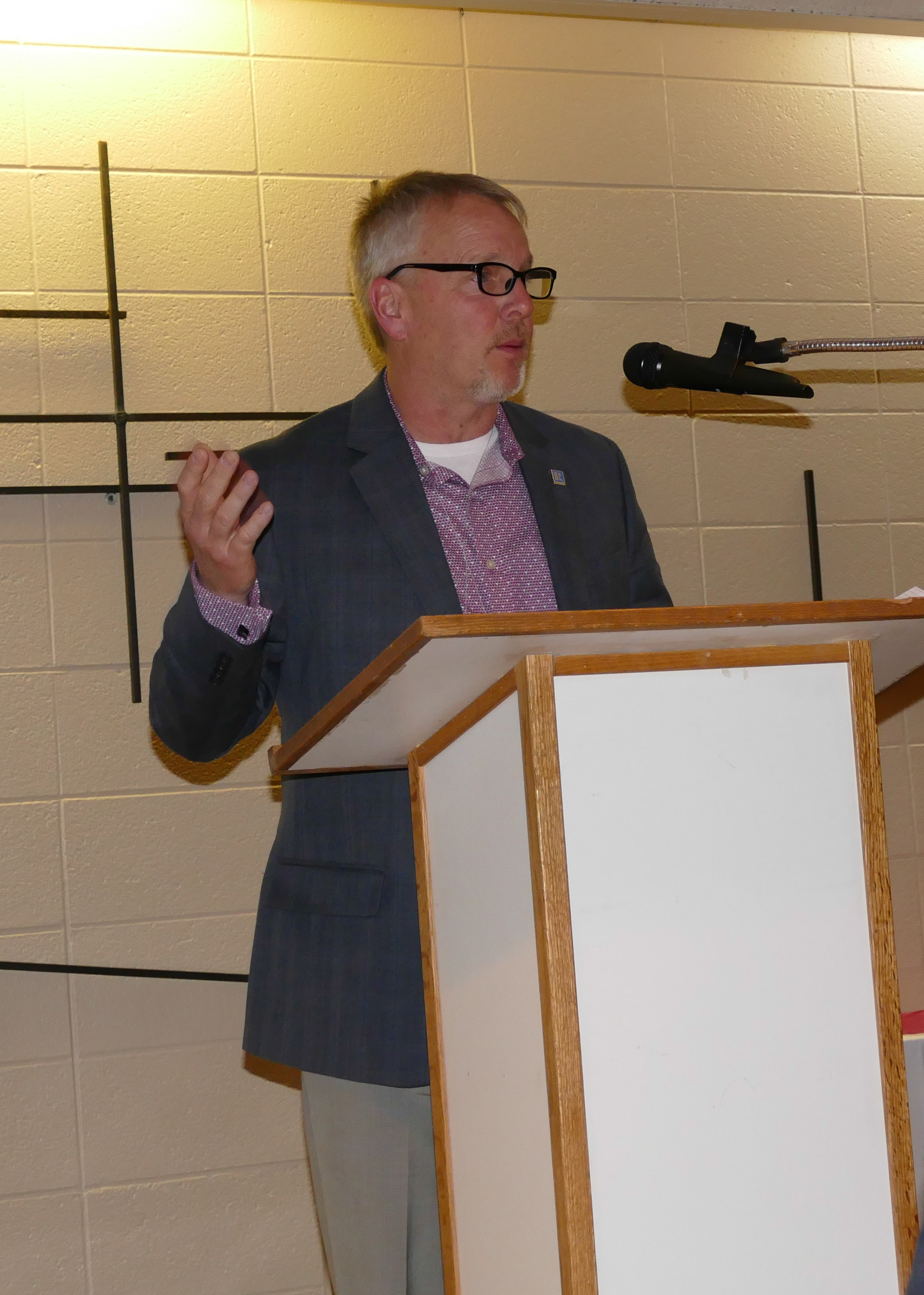 Mayor Tony Greer delivers a proclamation