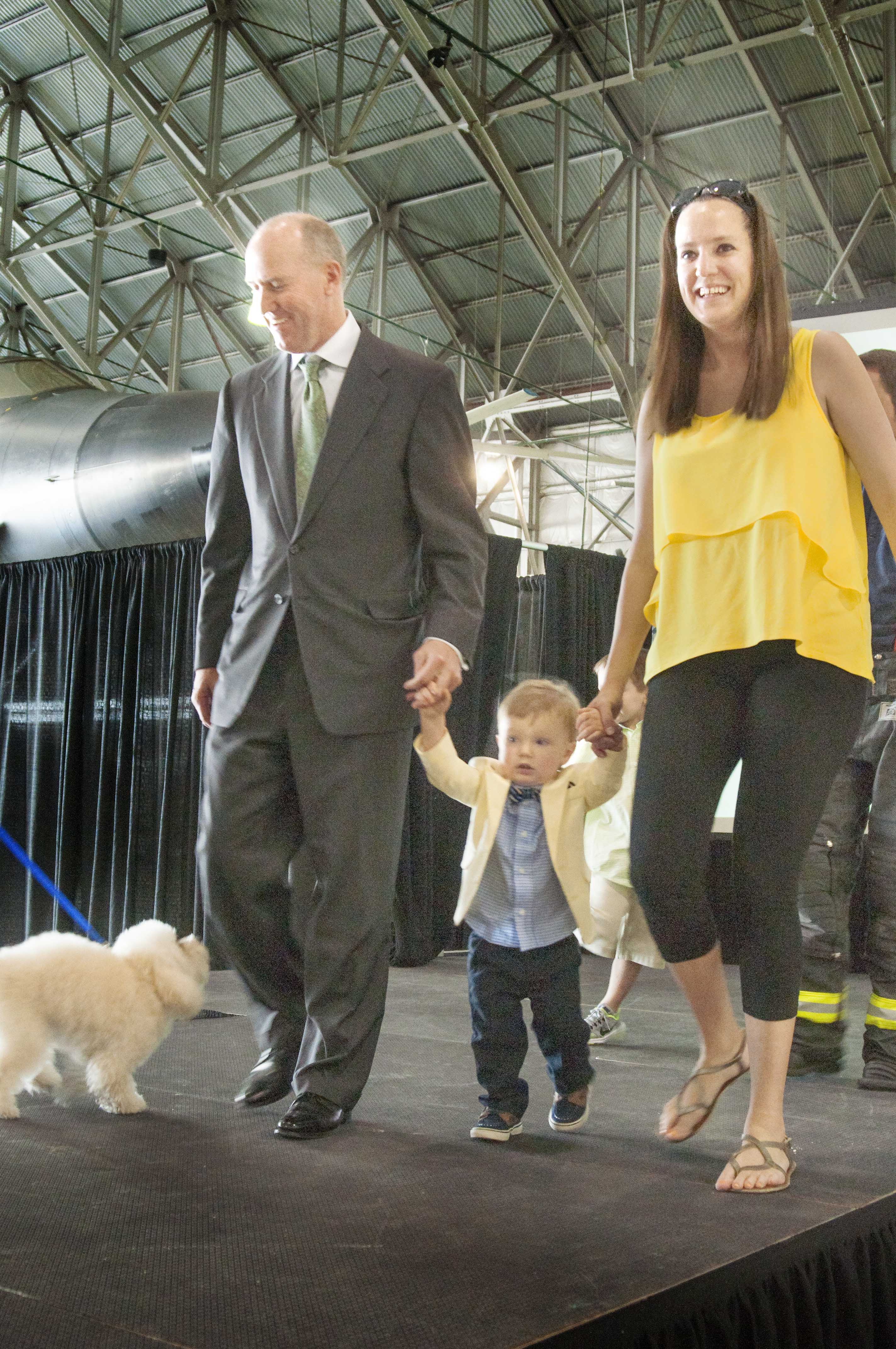 Dr. Max Mitchell, Owen and mom