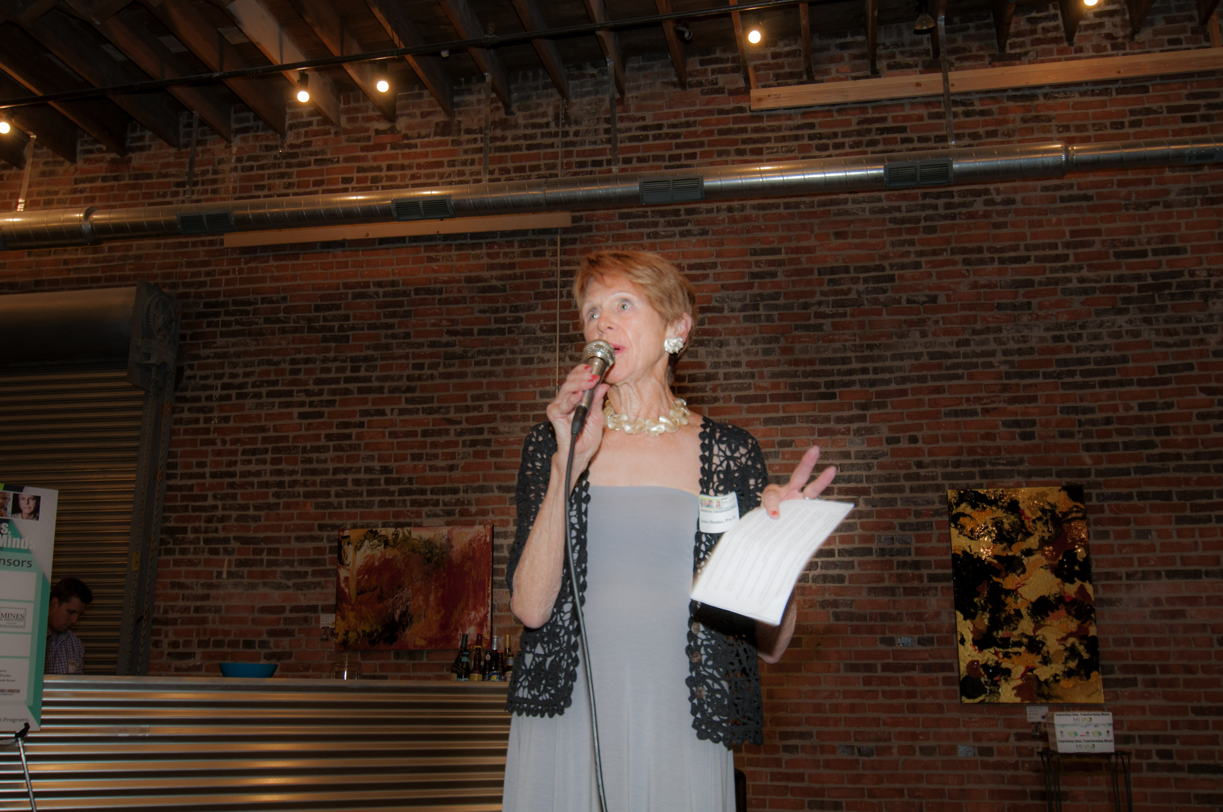 Sandra Rhodes thanks sponsors and guests