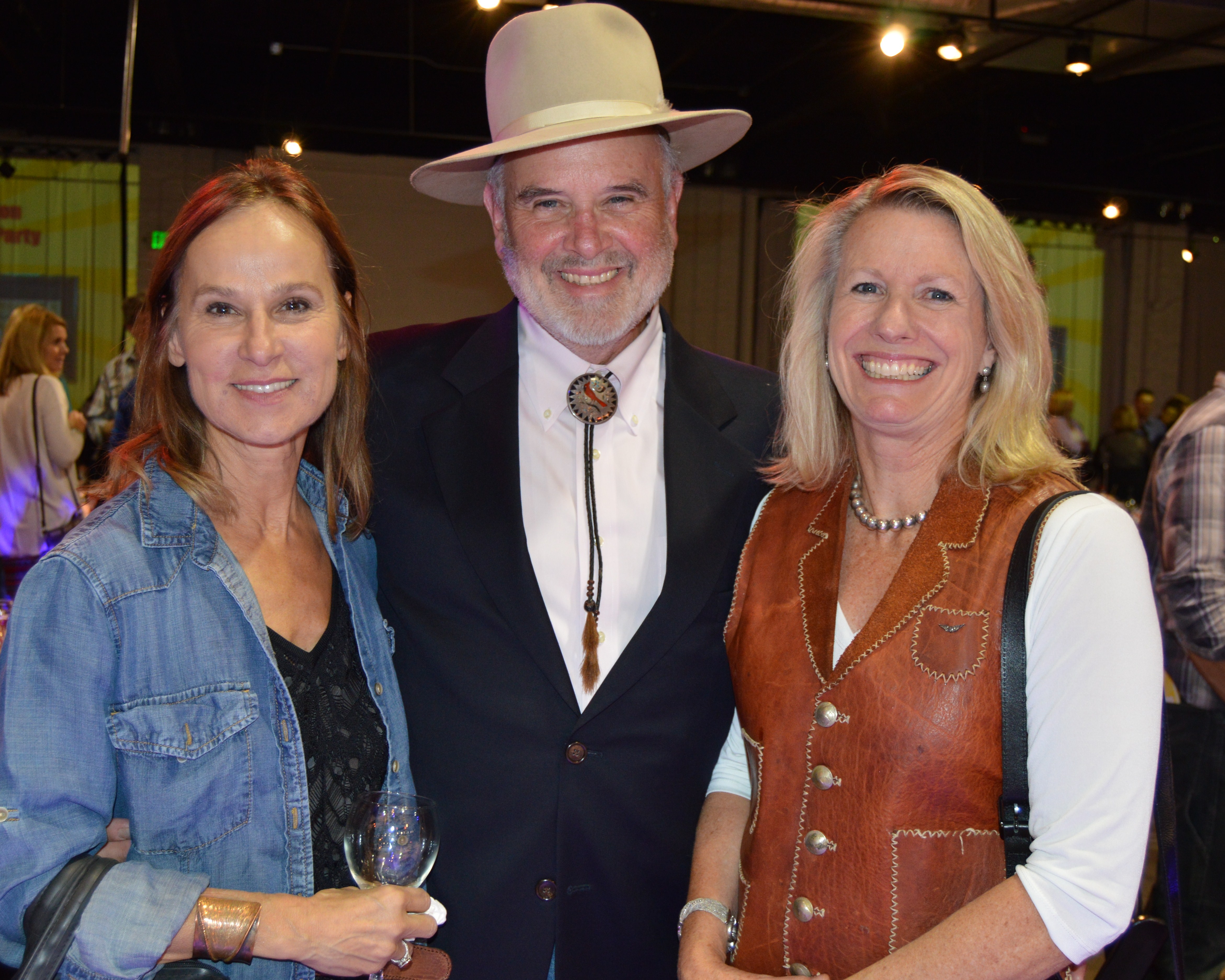 (l to r): Suzanne Fanch, board president William Matthews and Laura Barton