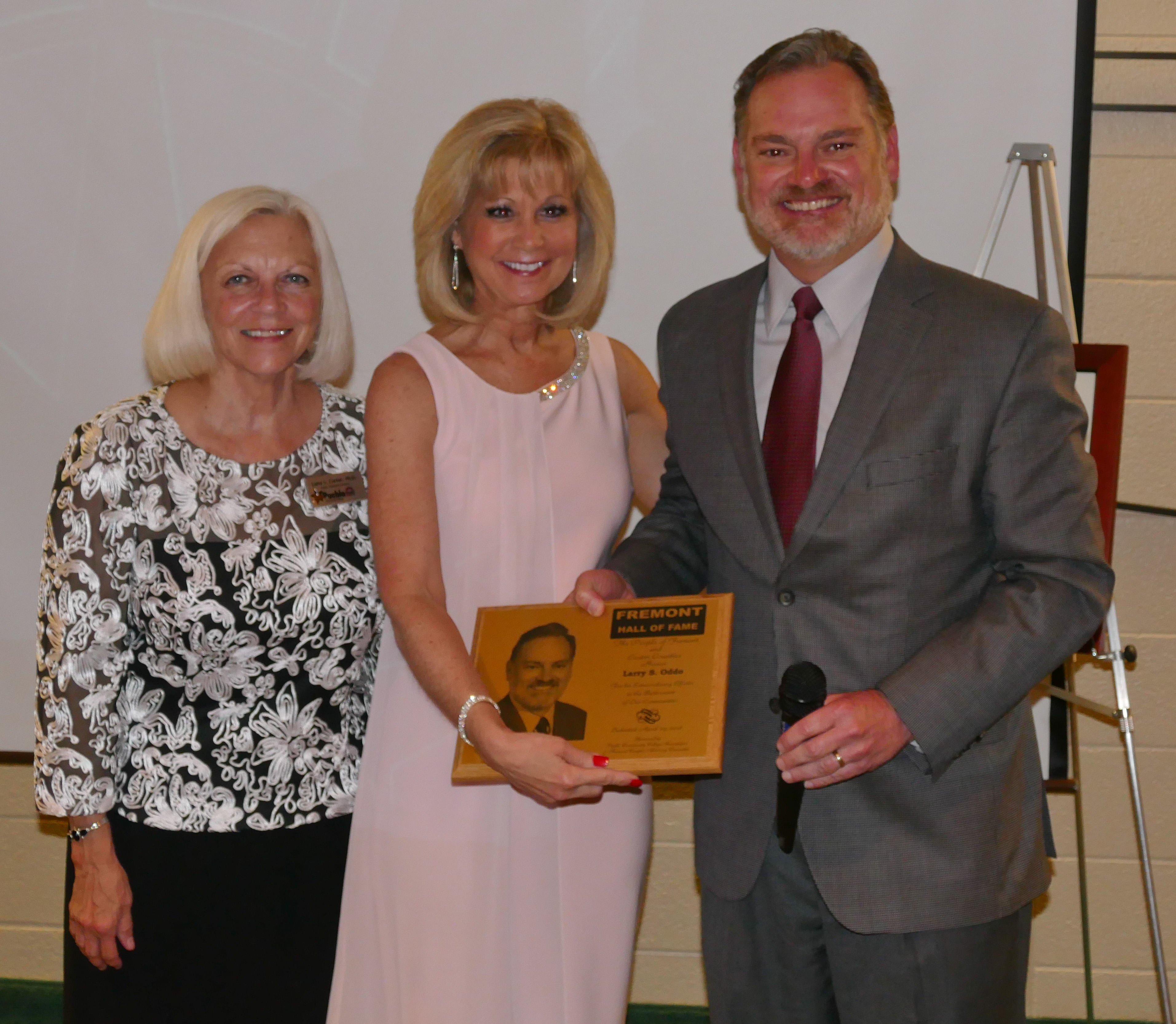 Dr. Lana Carter, left, Dr. Patty Erjavec and inductee Larry Oddo