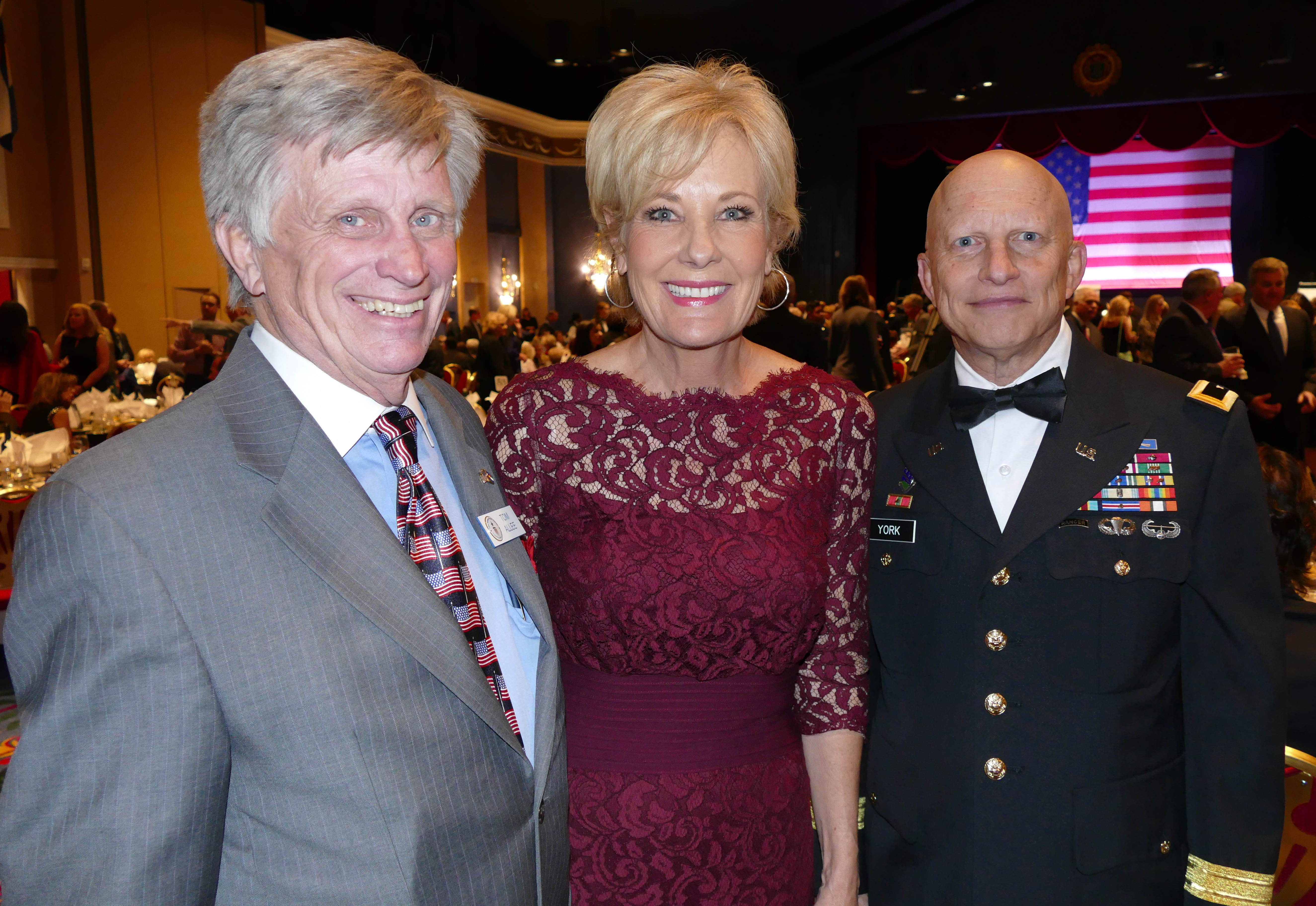 Tom Allee, left, Jane Norton and MG Dan York, the reserve advisor to ...