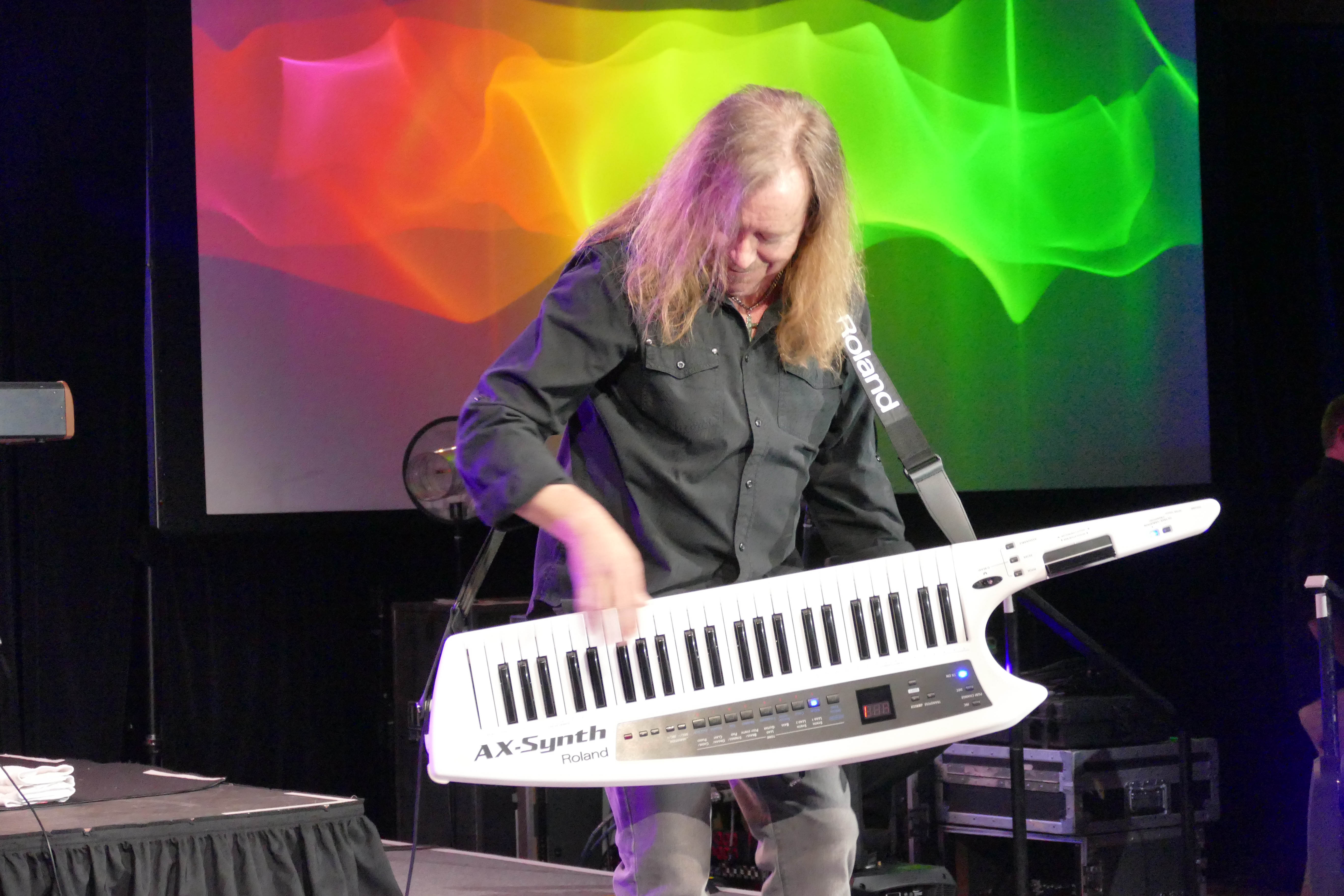 Mark Hoyt on keyboards