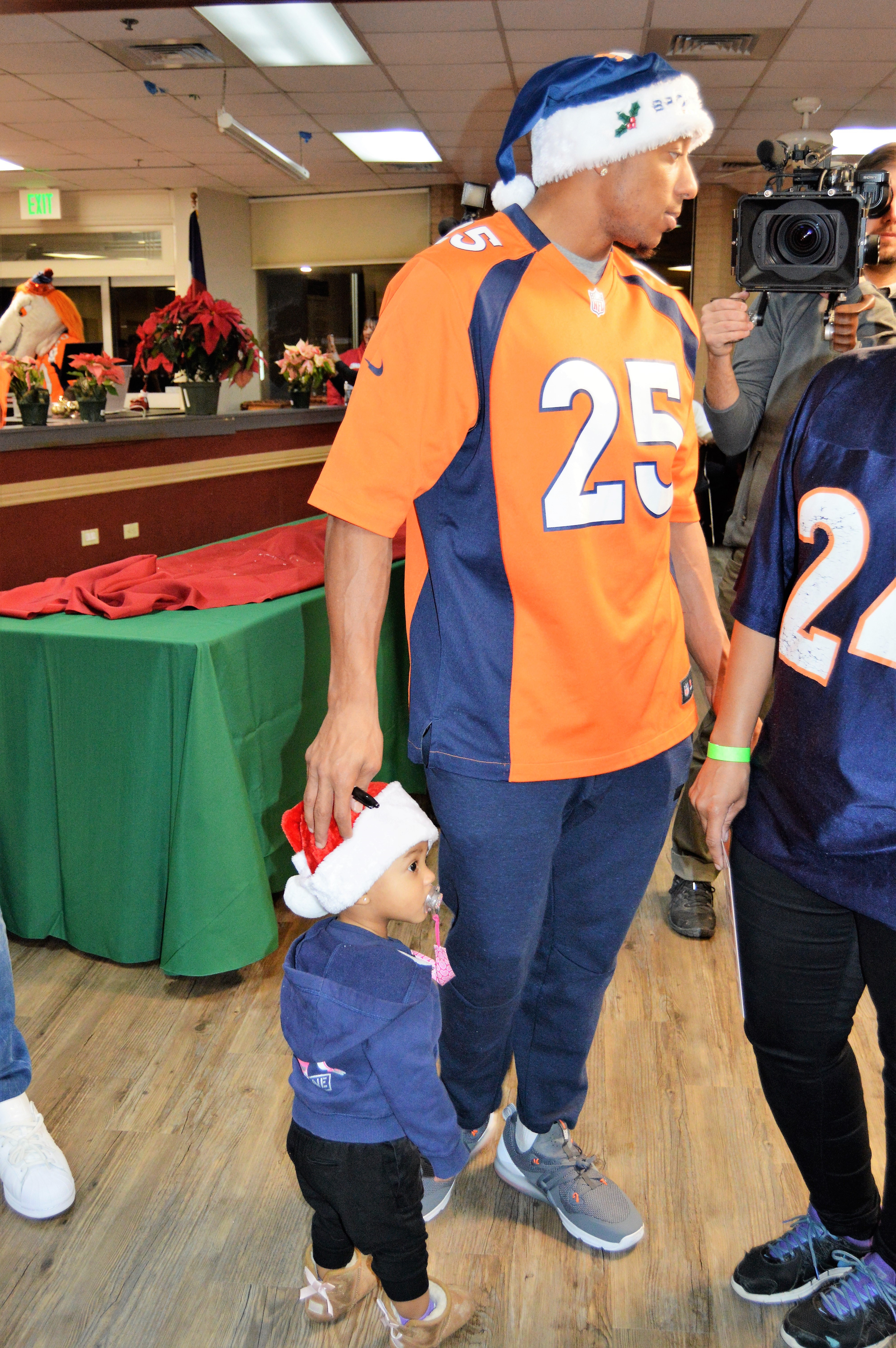 Chris Harris Jr. keeps daughter Avianna close by as he prepares for a ...