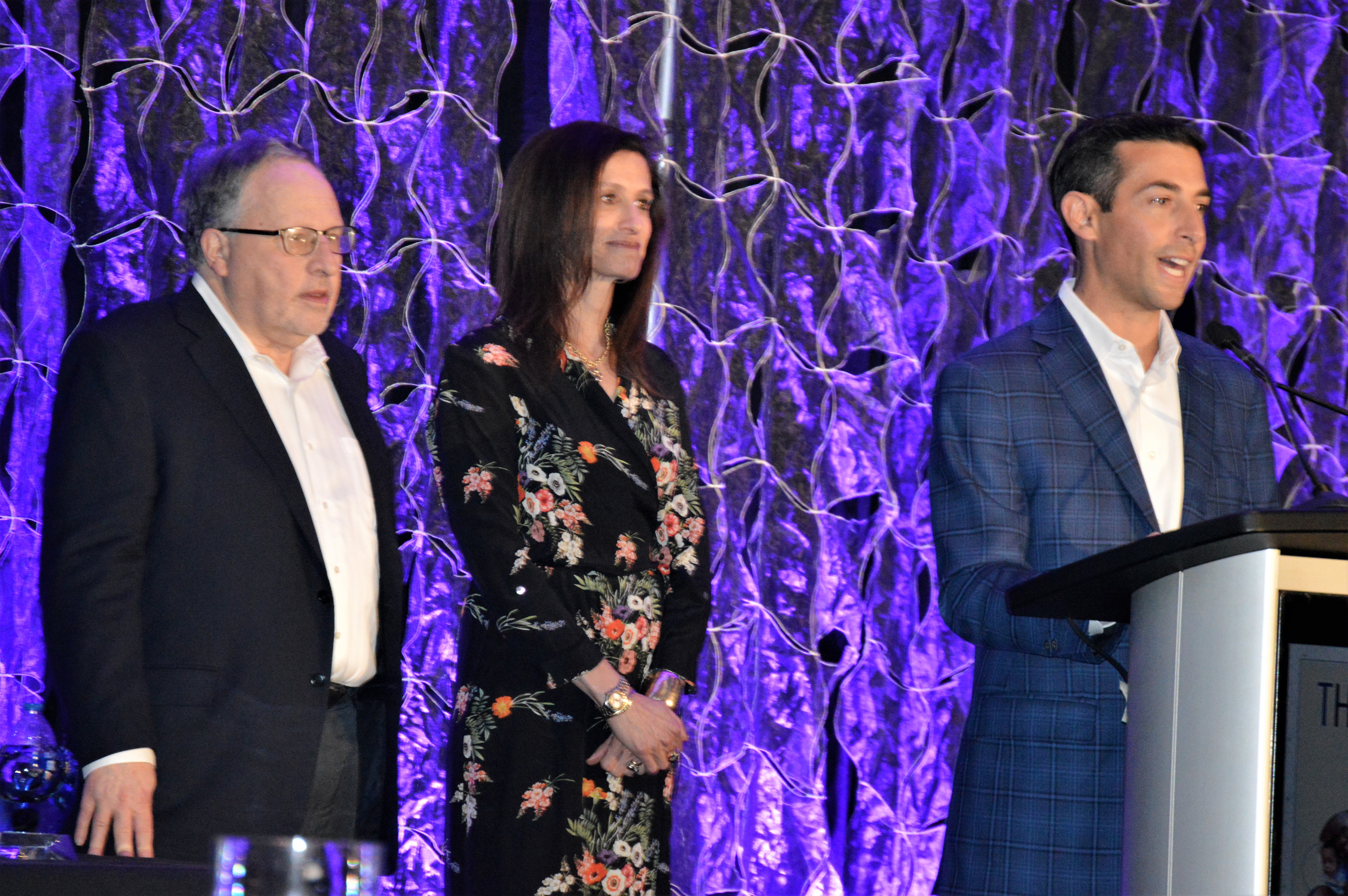 Sam Zaitz accepts the Yana Vishnitsky Leadership Award, as board chair ...