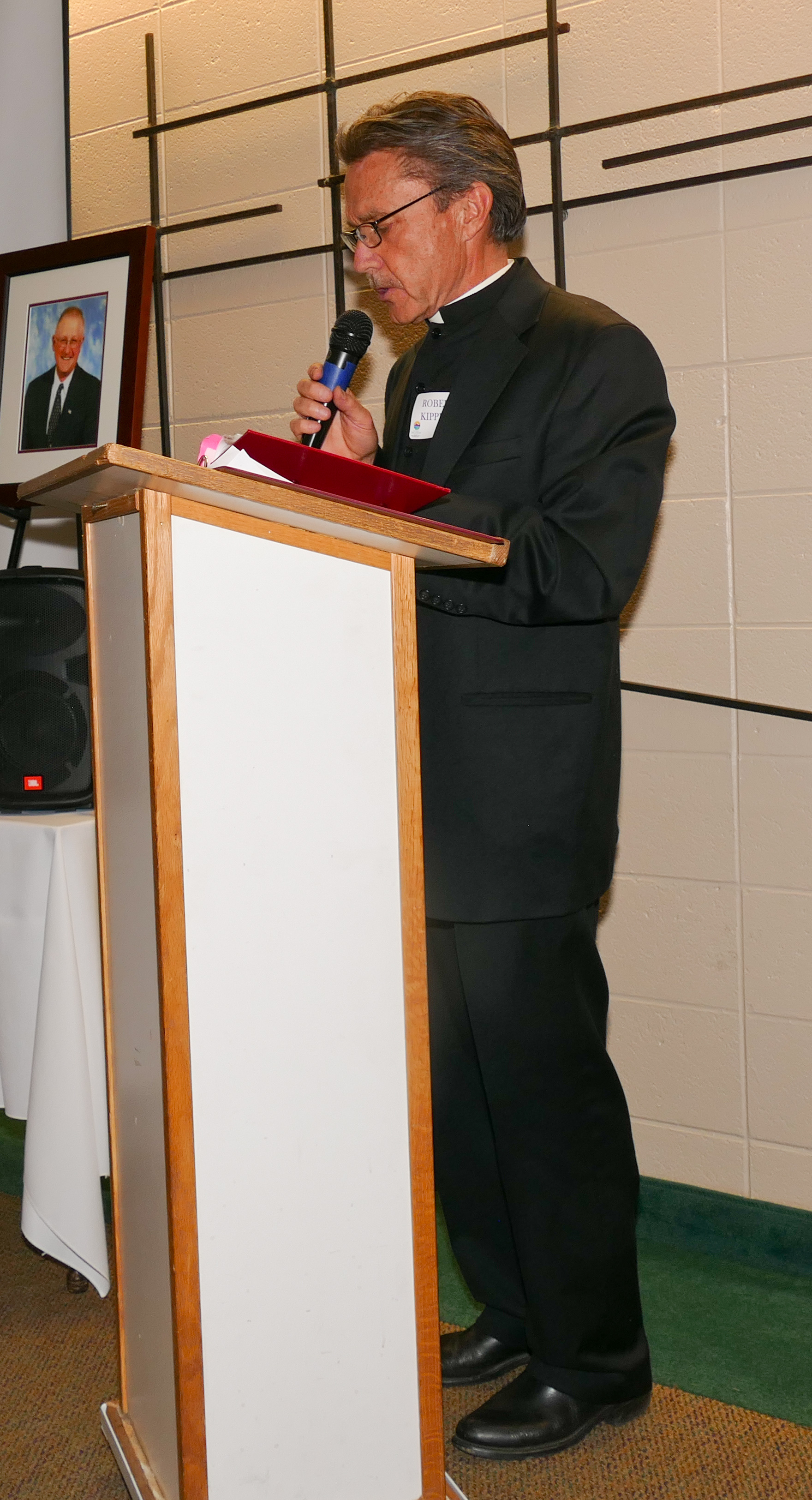 Pastor Robert Kippley