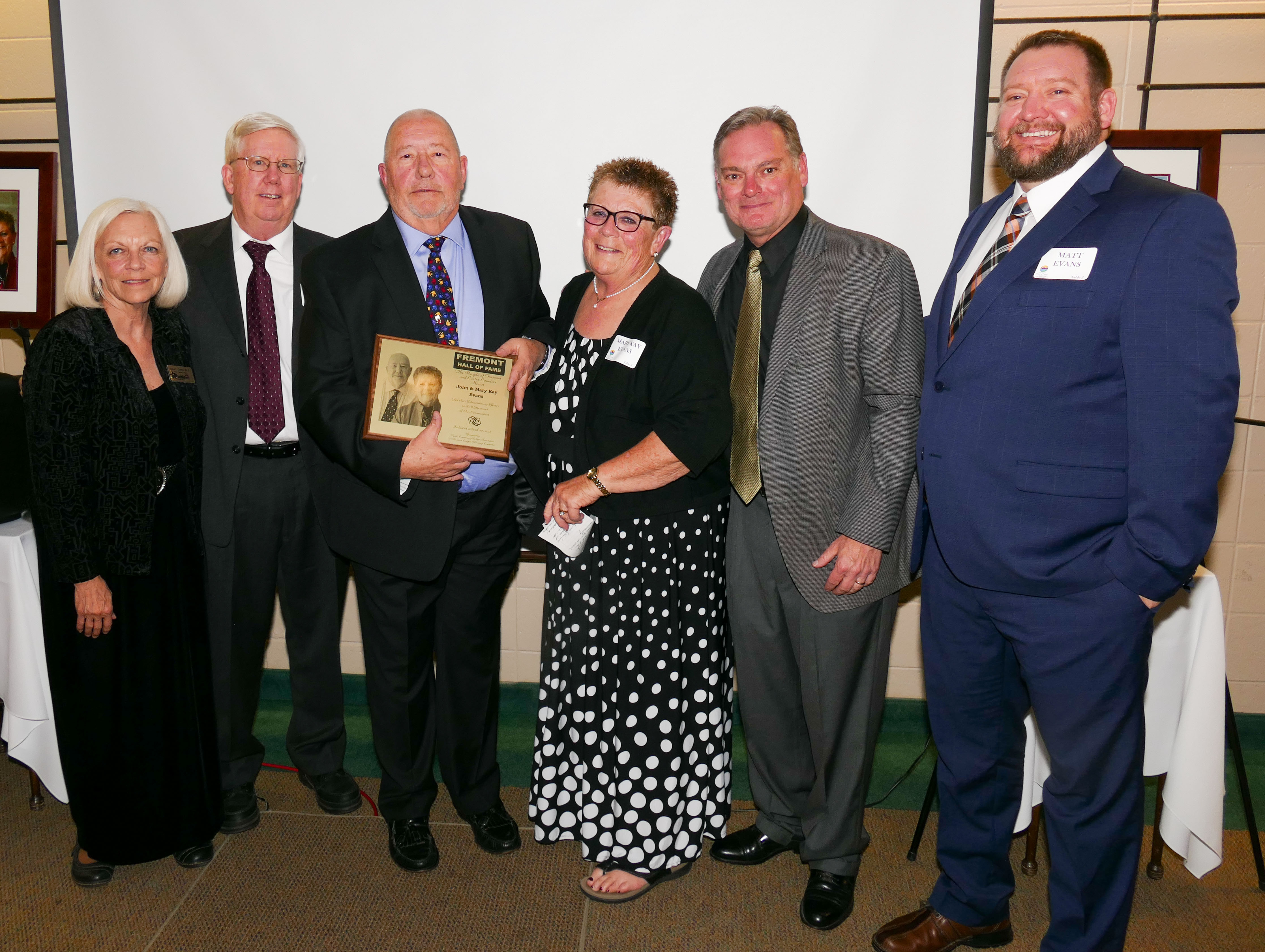 Dr. Lana Carter, left, Paul Willumstad, inductees John and Mary Kay ...