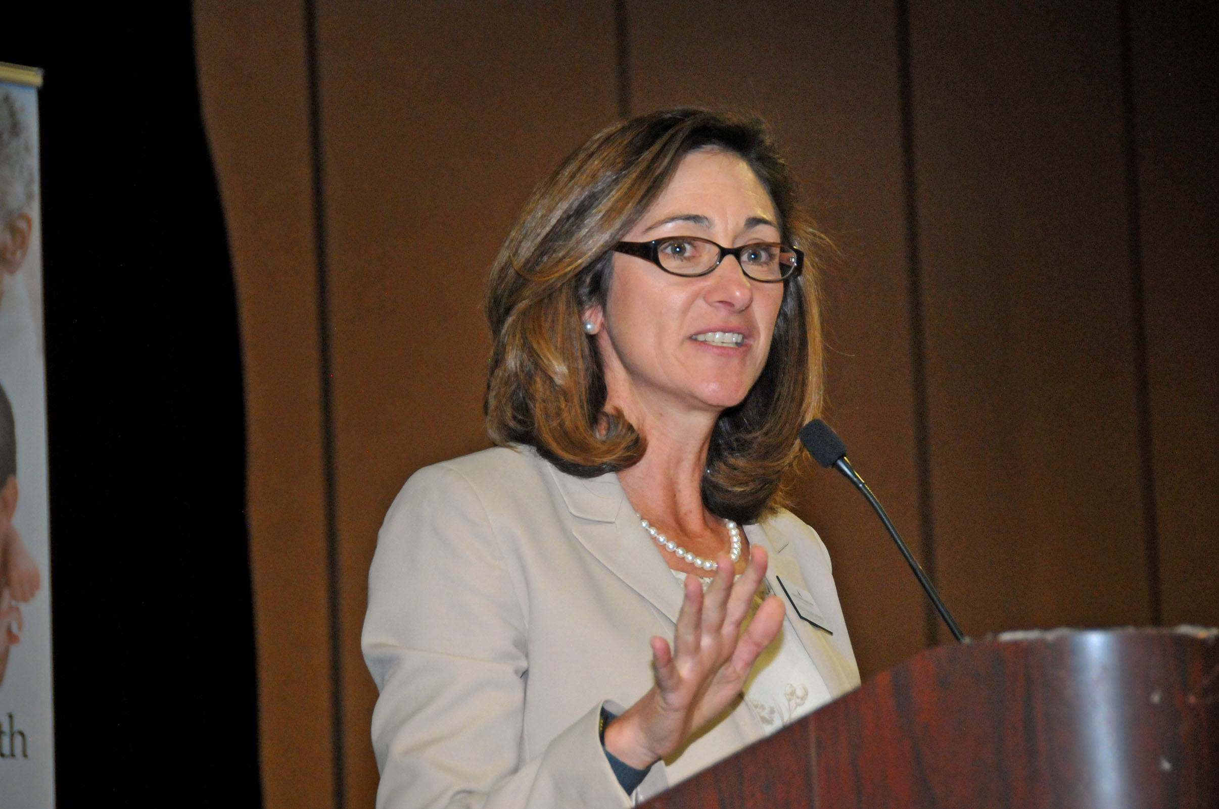 AuMHC CEO Kelly Phillips-Henry thanked parents, kids and sponsors