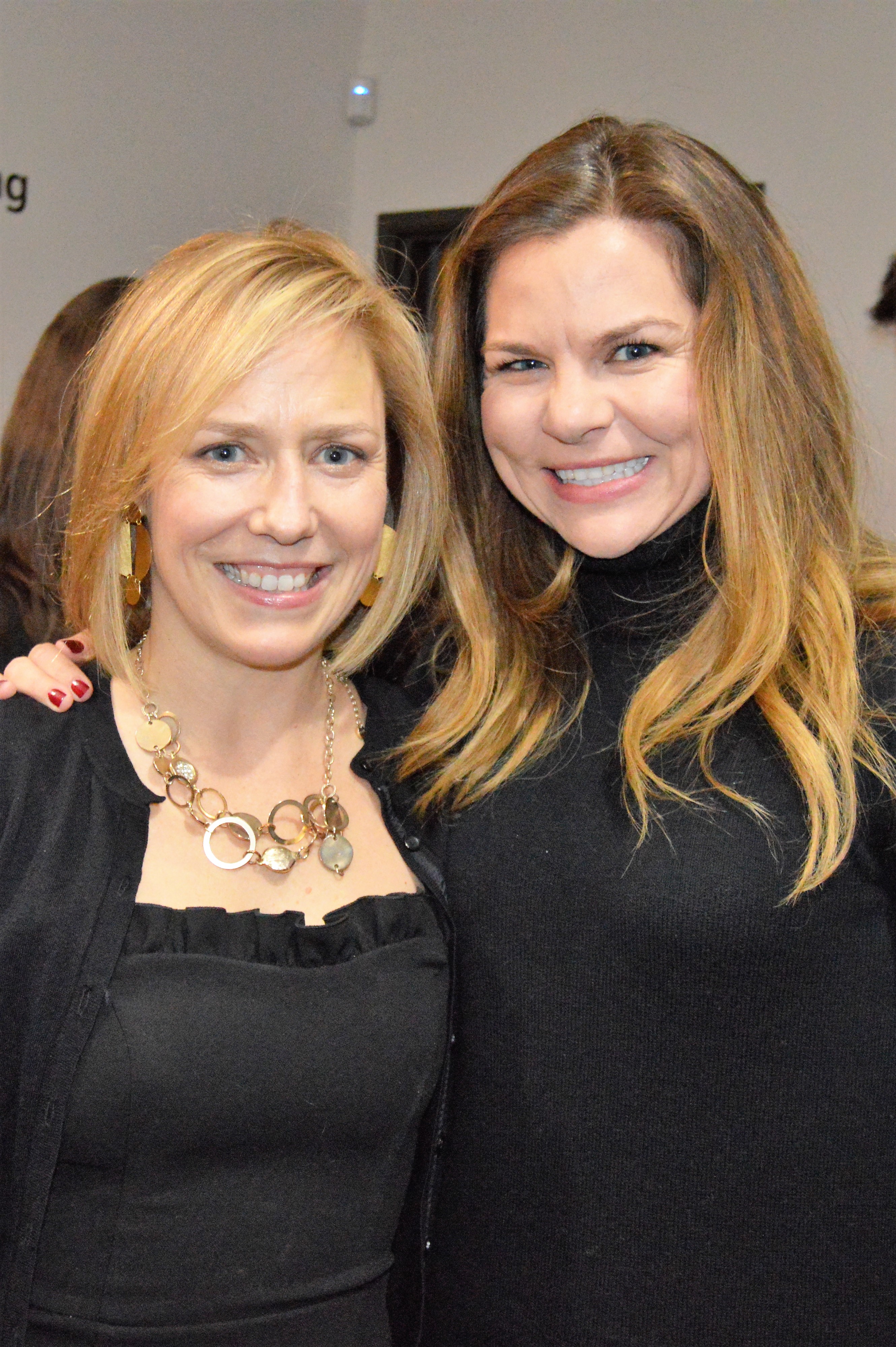 Honoree Leslie Oliver (left) and Laura Warren