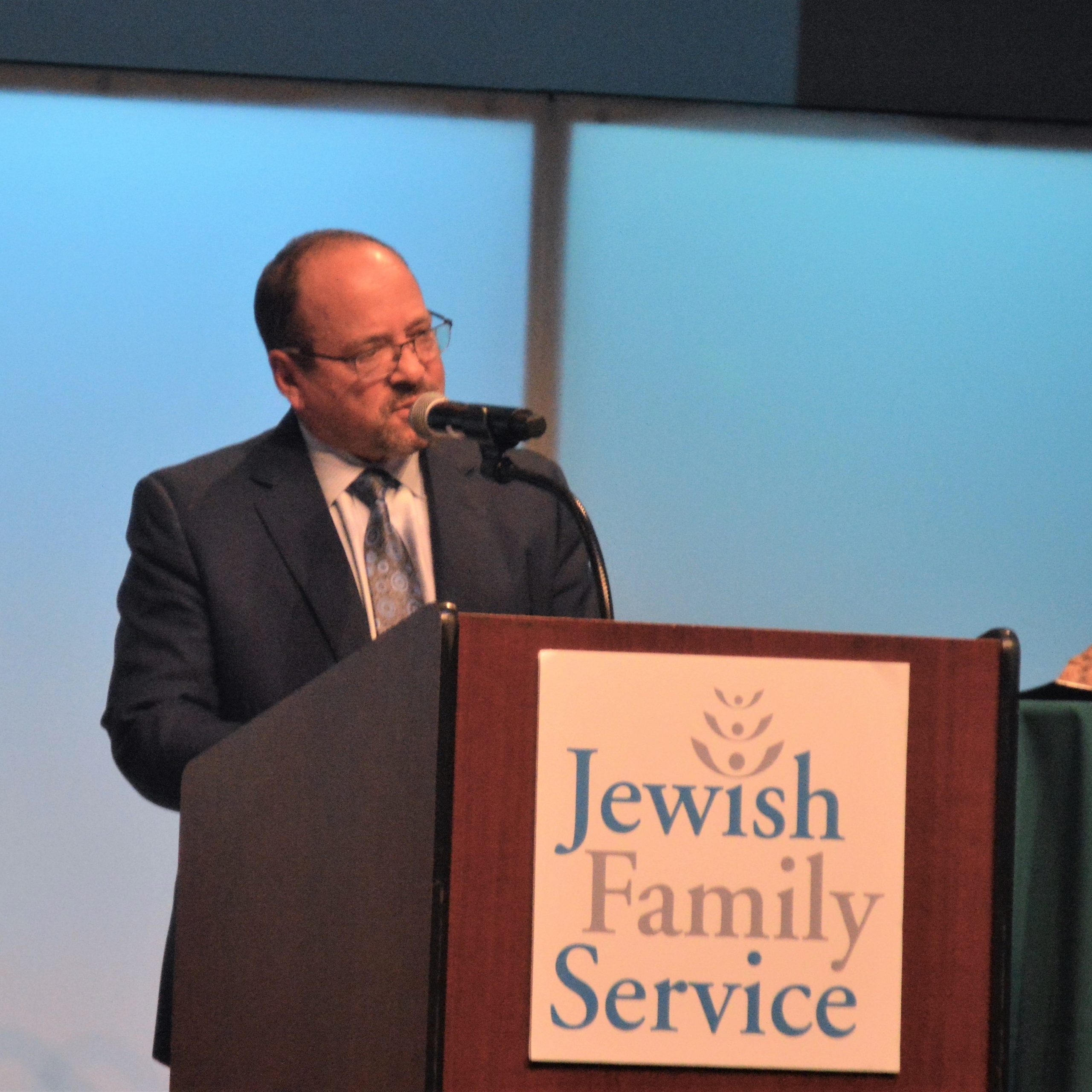 Scott Stillman receives the Joyce and Kal Zeff Humanitarian Award.