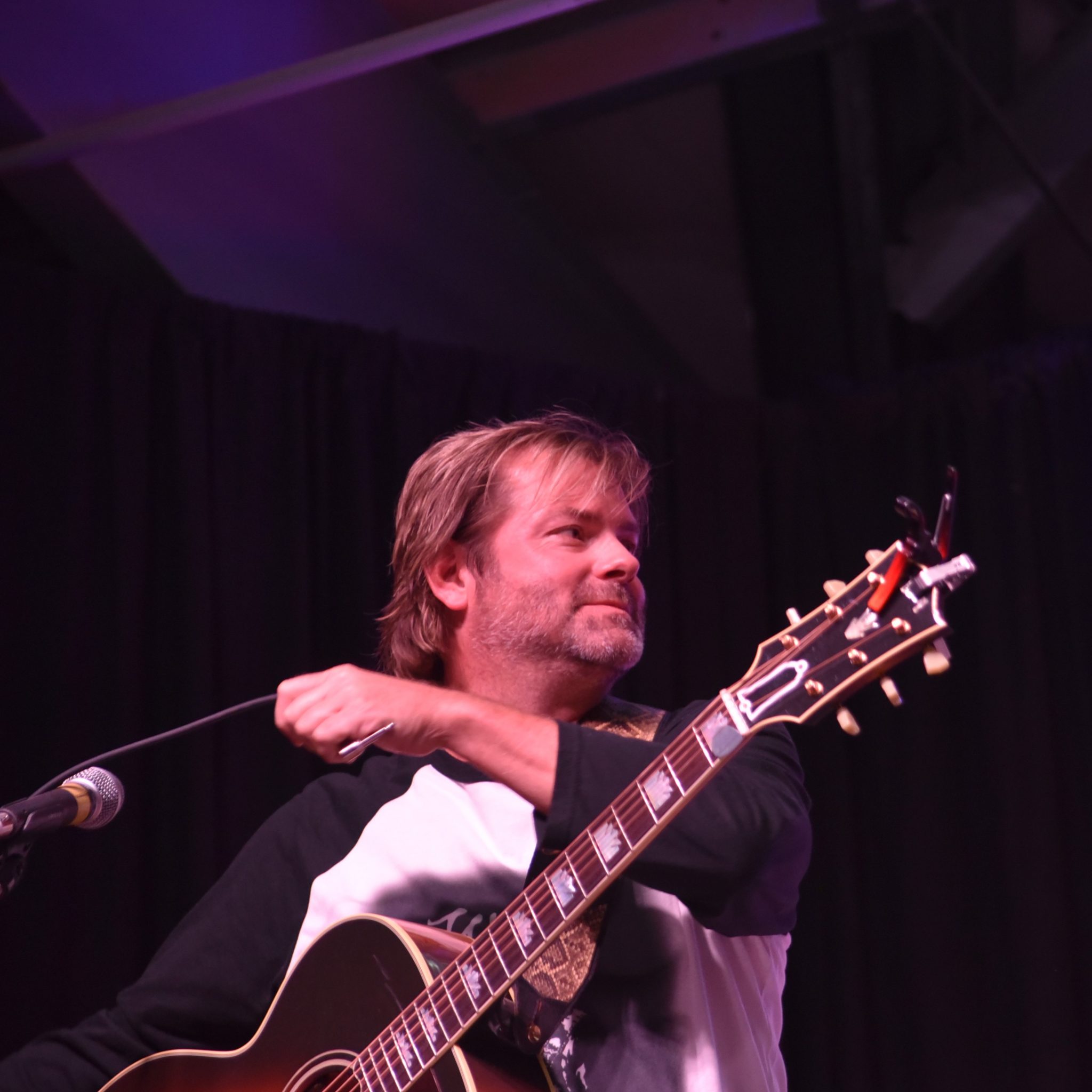 Singer/songwriter Andy Griggs