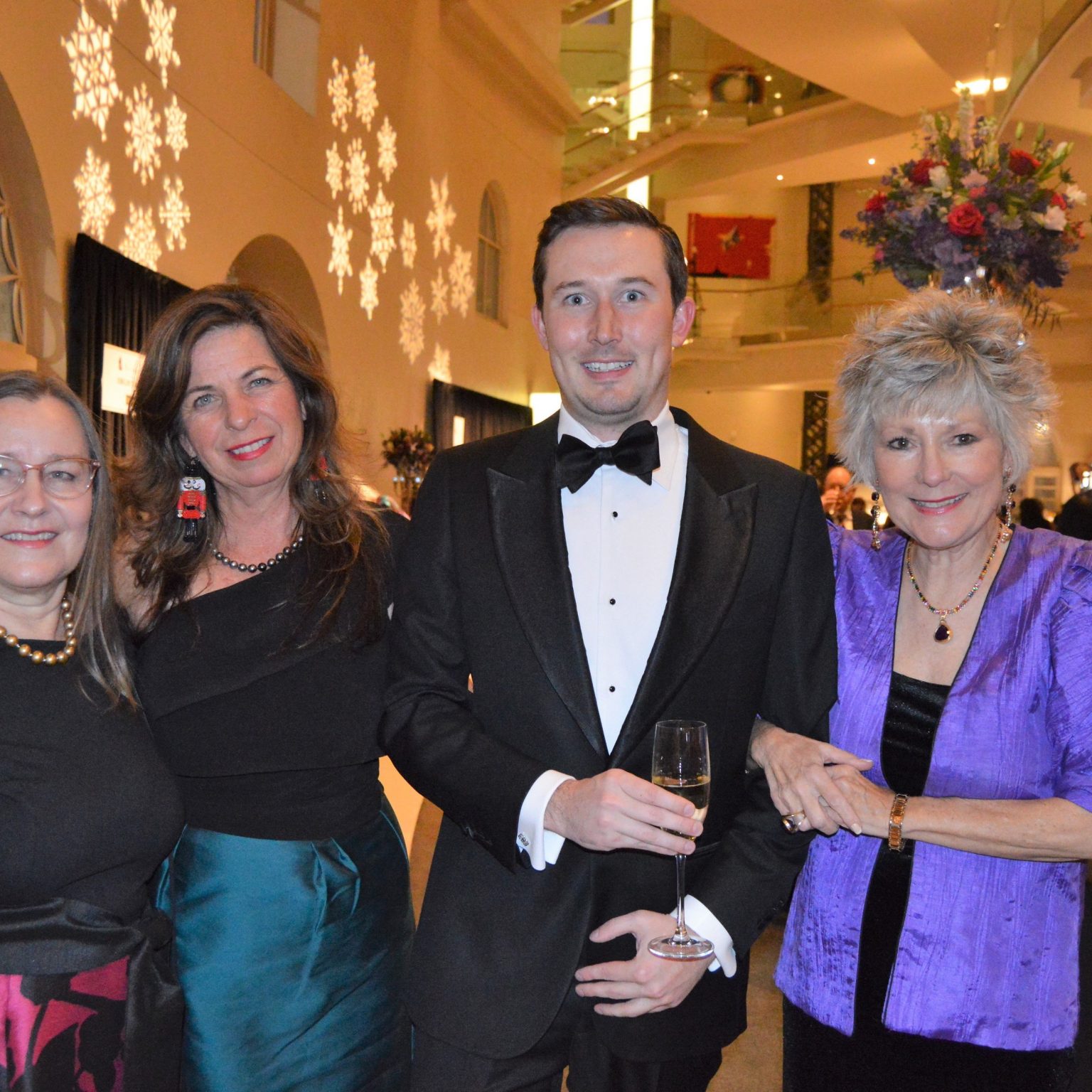 (l to r): Tippy Lewis, auction coordinator Christie Delciotto, Amanda ...