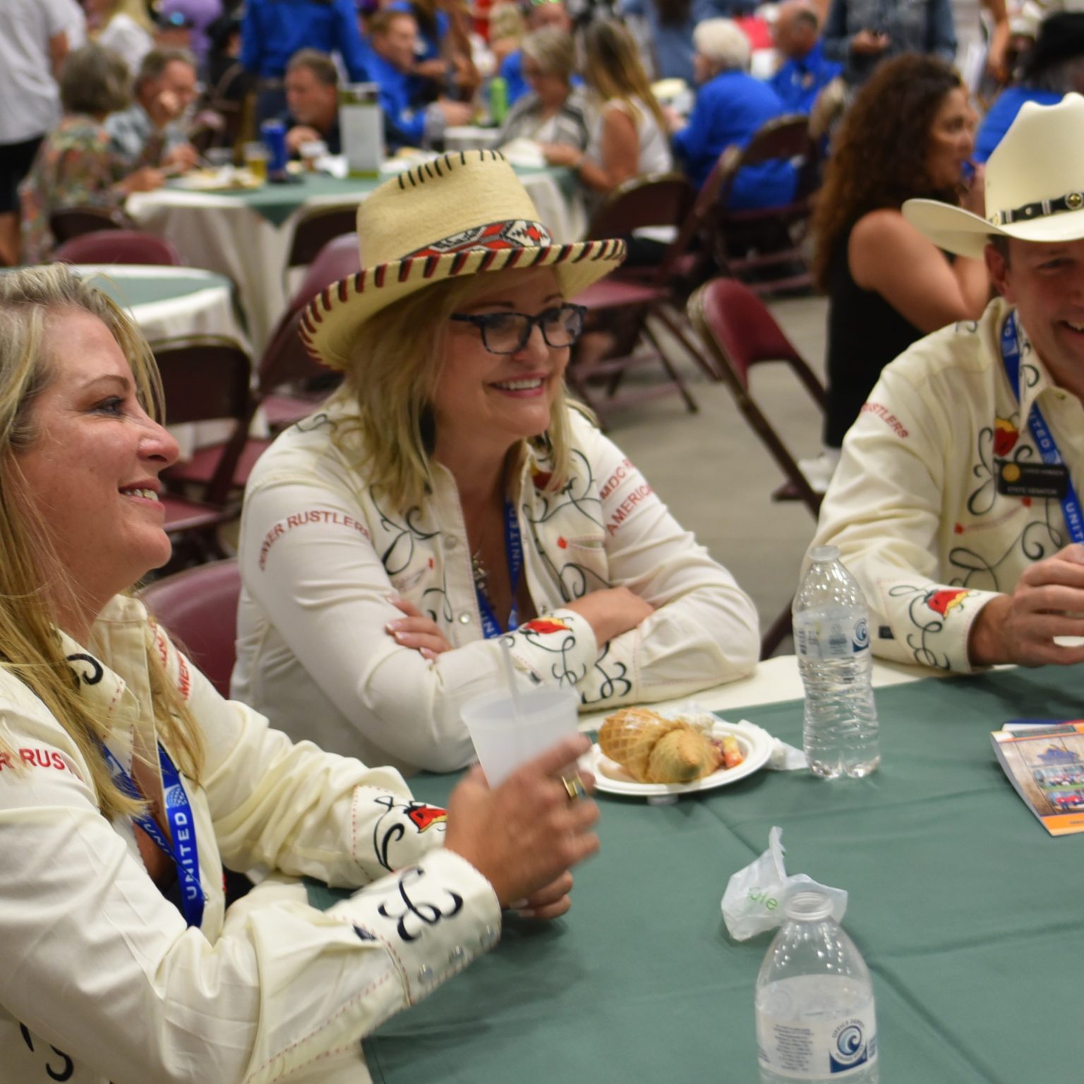 Pueblo Mayor Nick Gradisar and Martha Simmons chat with Wellington Webb