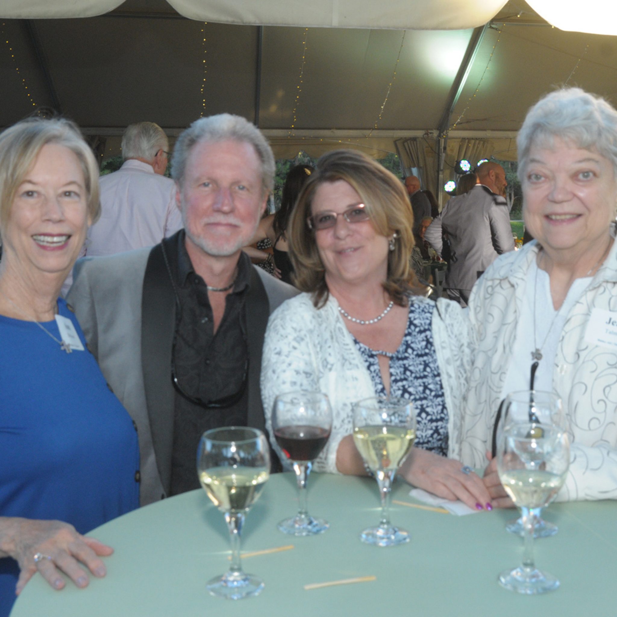 Carrie Ferdani, Lisa Hug