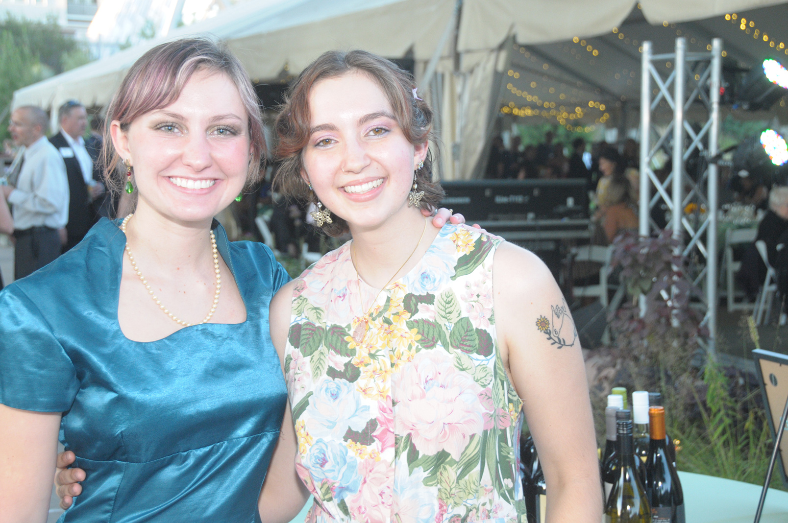 Olivia Keitz, Julia Pope