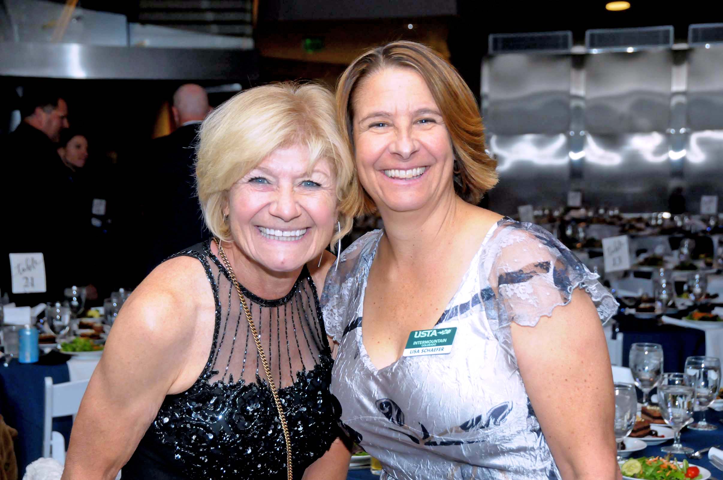 Linda Till, Lisa Schaefer